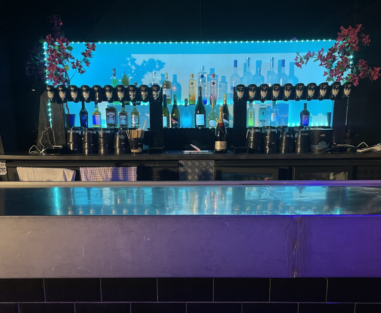 Cahors : La discothèque L’ICE CLUB ouvre ses portes ce samedi 3 janvier ...